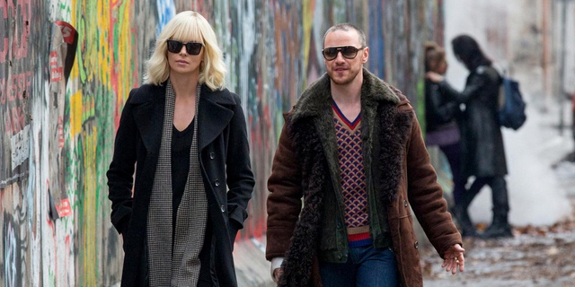 Com Charlize Theron e James McAvoy, Atômica ganha primeiro trailer ...